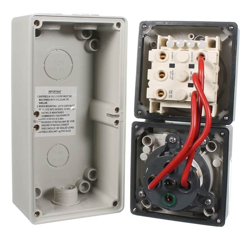 CLIPSAL 56C532 | 5 Pin 32Amp Combination Switched Socket 56 Series Grey