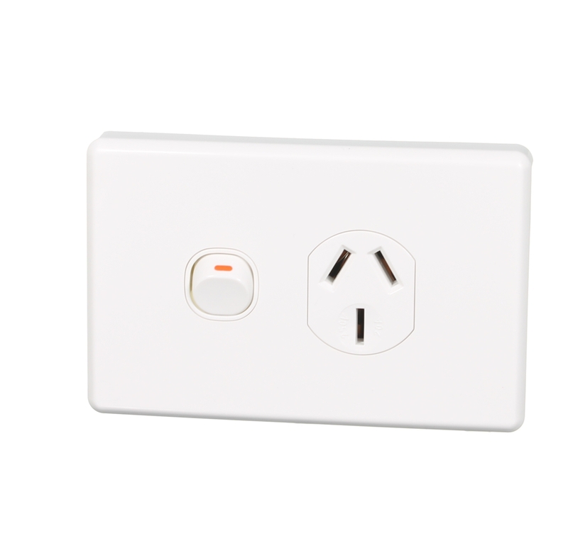 Clipsal Classic C2015/20-WE | 20Amp Single Power Point White | 20Amp ...