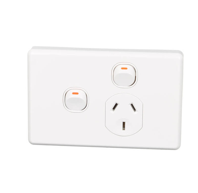 Clipsal Classic C2015X-WE | Single GPO With Extra Switch 10Amp White
