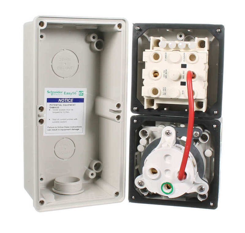 CLIPSAL EY56C332 | 3 Pin 32Amp Switched Socket Outlet IP66 | Easy56 ...