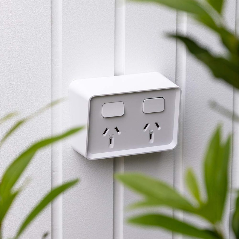 CLIPSAL Iconic O3025-XW | Double Weatherproof Power Point 10amp | White ...
