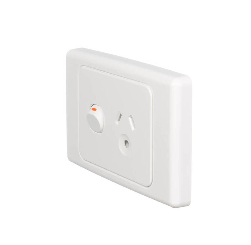 Clipsal 2015L-WE | 10Amp Round Earth Single Power Point White