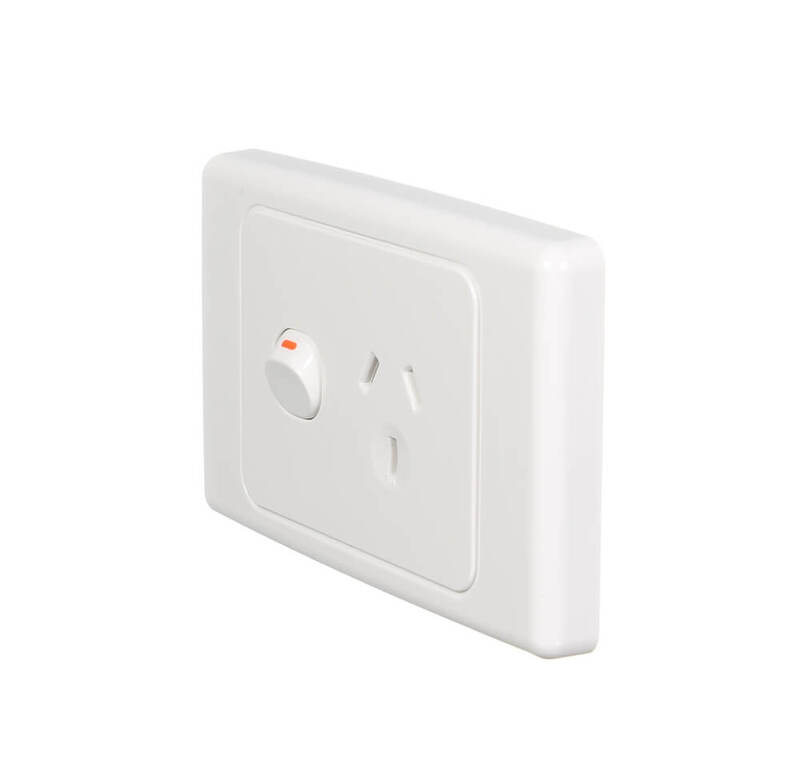 Clipsal 2015-WE | 10Amp Single Power Point White | 2000 Series