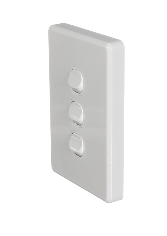 NLS 30619 | 3 Gang Switch 10 Amp | Classic Style | White