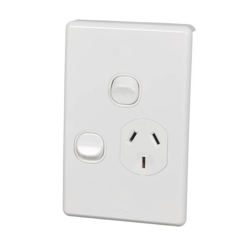 Clipsal Classic C2015VXA-WE | 10Amp Single Switch Socket Outlet ...