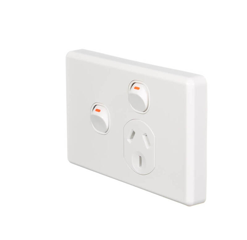 Clipsal Classic C2015X-WE | Single GPO With Extra Switch 10Amp White