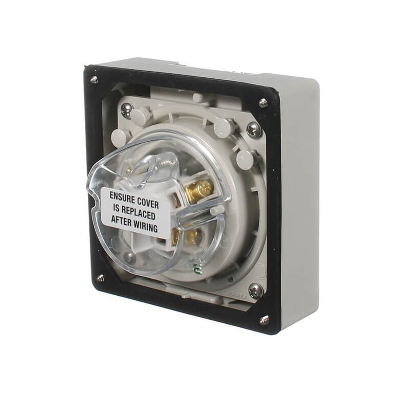 CLIPSAL EY56AI315 | Appliance Inlet 3 Flat Pin 15Amp IP66 | EASY56