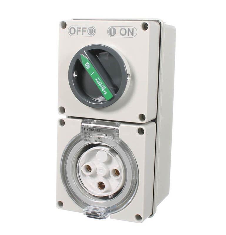 CLIPSAL EY56C332 | 3 Pin 32Amp Switched Socket Outlet IP66 | Easy56 ...