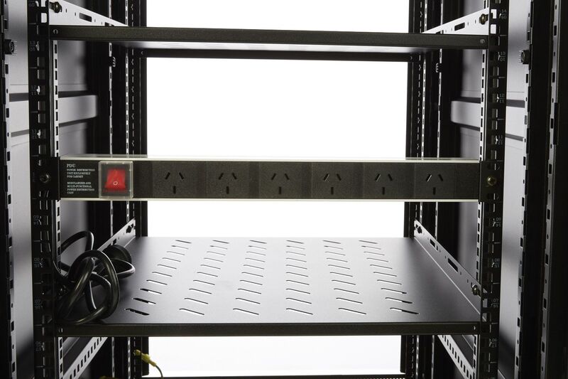 4Cabling 002.001.1880 | 18RU 19" 600 x 800 Freestanding Server Rack