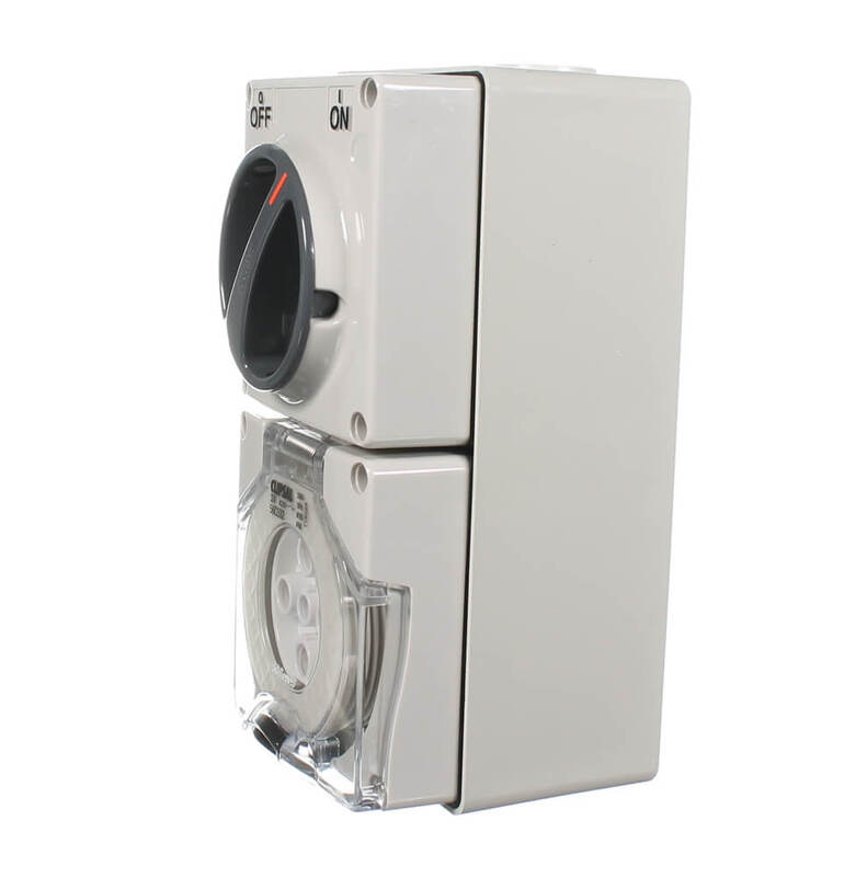 CLIPSAL 56C532 | 5 Pin 32Amp Combination Switched Socket 56 Series Grey