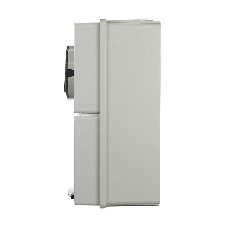 CLIPSAL EY56C310 EASY56 | Switched Outlet 1PH 10A 3 Flat Pin 10Amp IP66