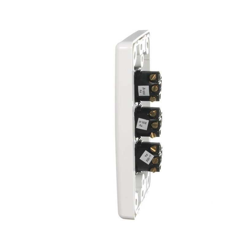 Clipsal 2033VA-WE | 3 Gang Switch 10Amp 2000 Series White