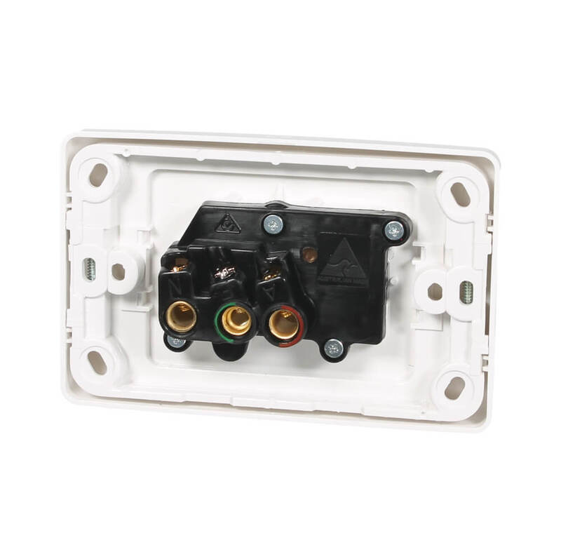 Clipsal 2015L-WE | 10Amp Round Earth Single Power Point White