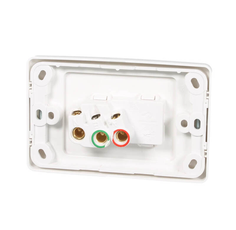 Clipsal 2015-WE | 10Amp Single Power Point White | 2000 Series