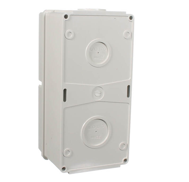 CLIPSAL EY56C532 EASY56 | 32Amp Switched Outlet 3PH 5 Pin Round IP66