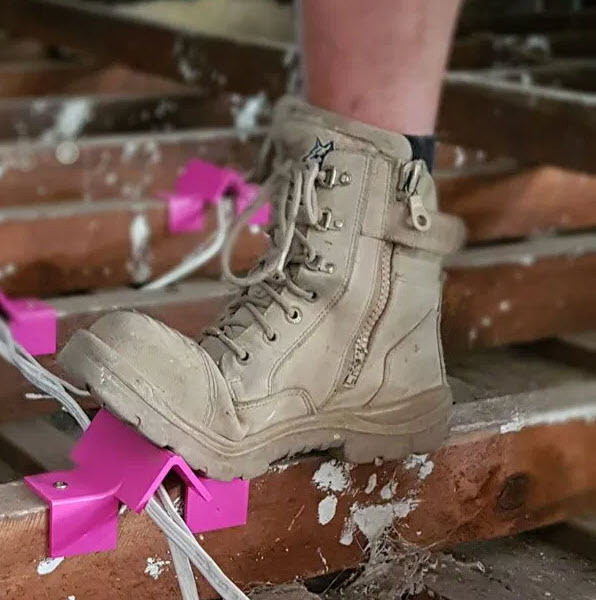 Mechanical Cable Protection Hat Harry's Hat