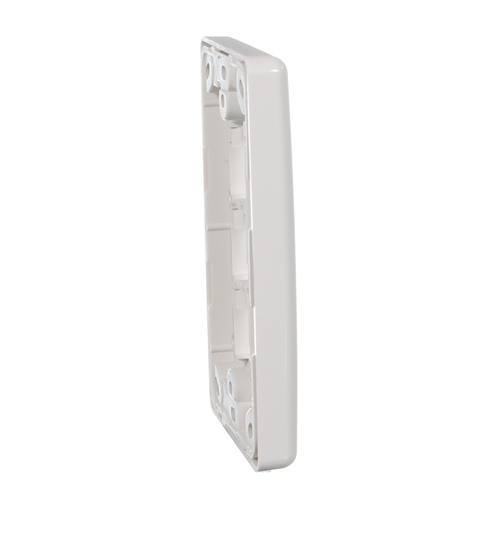 Clipsal 2033VH-WE | 3 Gang Grid And Surround 2000 Series White