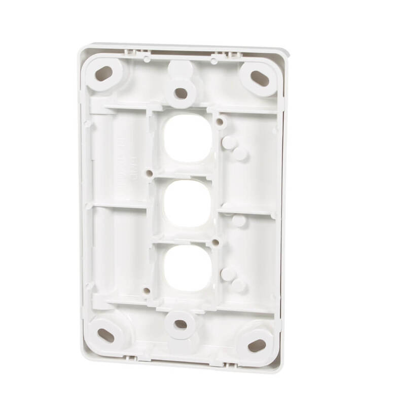 Clipsal C2033VH | 3 Gang Grid And Surround (Classic Series) C2033VHWE