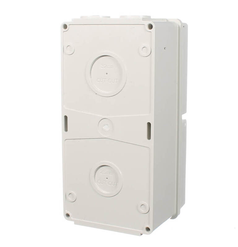 CLIPSAL EY56C332 | 3 Pin 32Amp Switched Socket Outlet IP66 | Easy56 ...