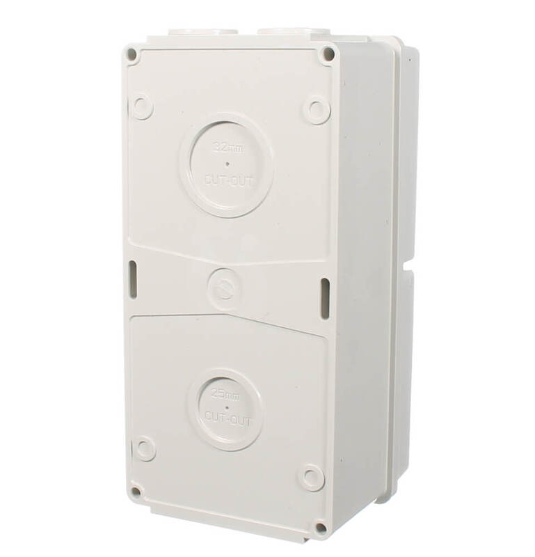 CLIPSAL EY56C410 EASY56 | 10Amp Switched Outlet 3PH 4 Pin Round IP66