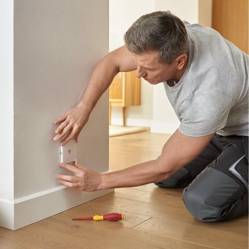 Clipsal Iconic Wiser CLP501902 | Wiser Smart Hub | Zigbee Enabled ...