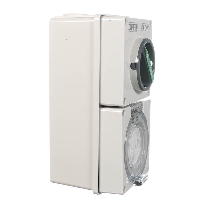 CLIPSAL EY56C332 | 3 Pin 32Amp Switched Socket Outlet IP66 | Easy56
