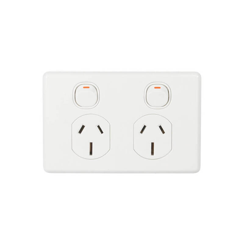 Clipsal C2025-15WE Double Power Point 250V 15A - White