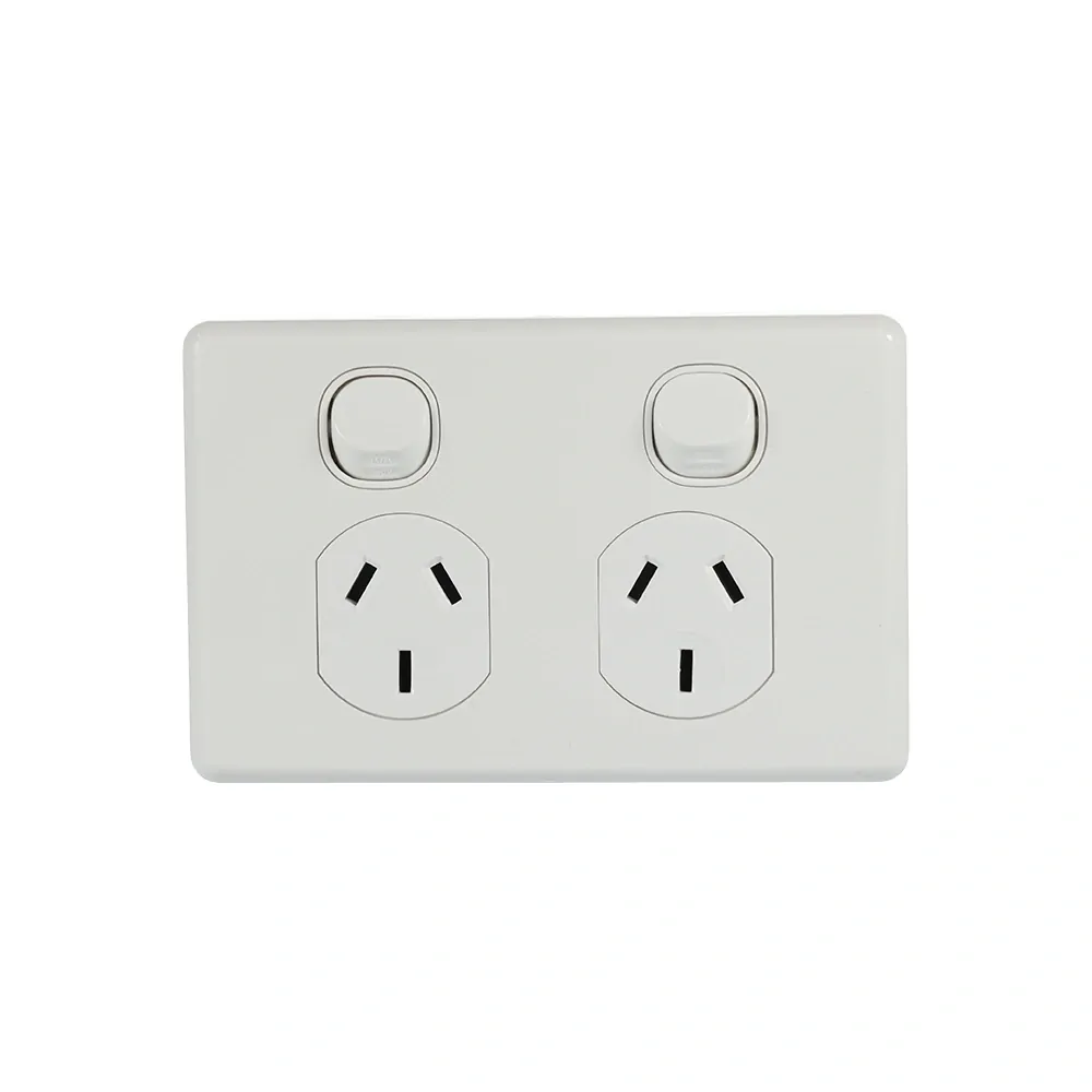 Clipsal Classic C2025S-WE | 10 amp Double Power Point With Safety ...